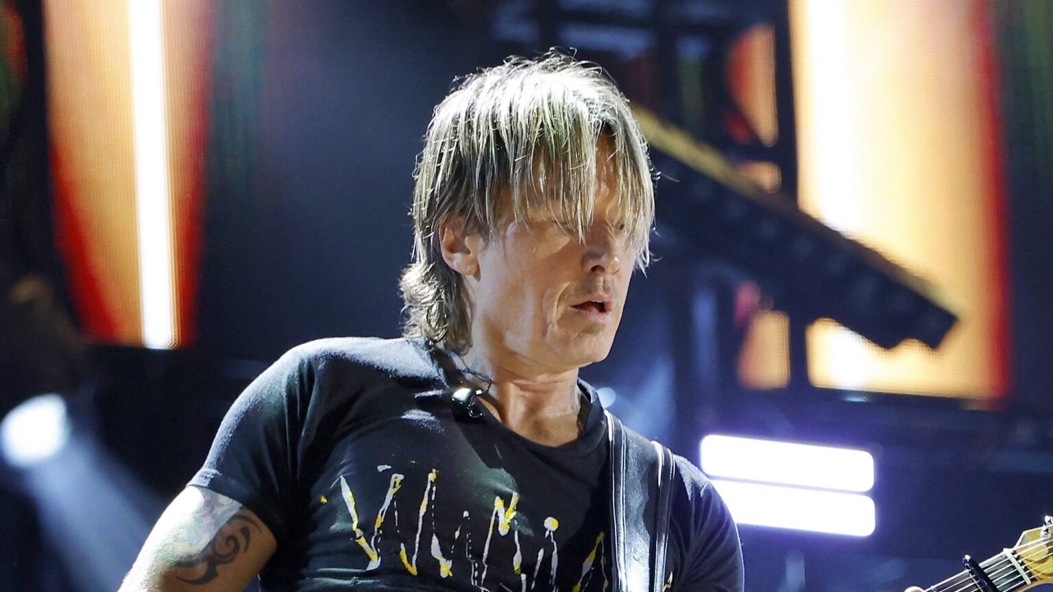 Keith Urban modifica las palabras de las canciones en « Maggie » homenaje, rumores de ...
